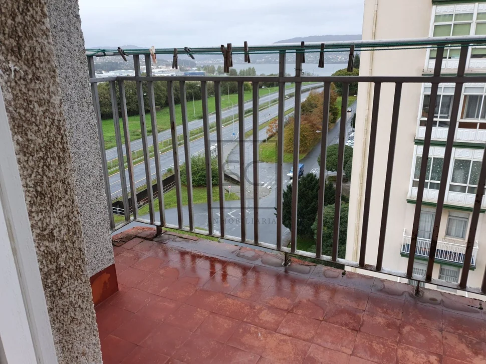 PISO CON VISTA Y PLAZA DE GARAJE EN CARANZA, FERROL - SC Inmobiliarias